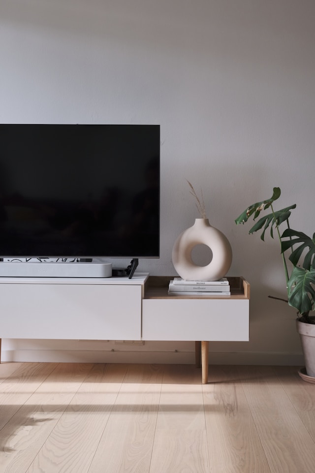 Best Modern TV Stand Ideas for Minimal Cable Setups
